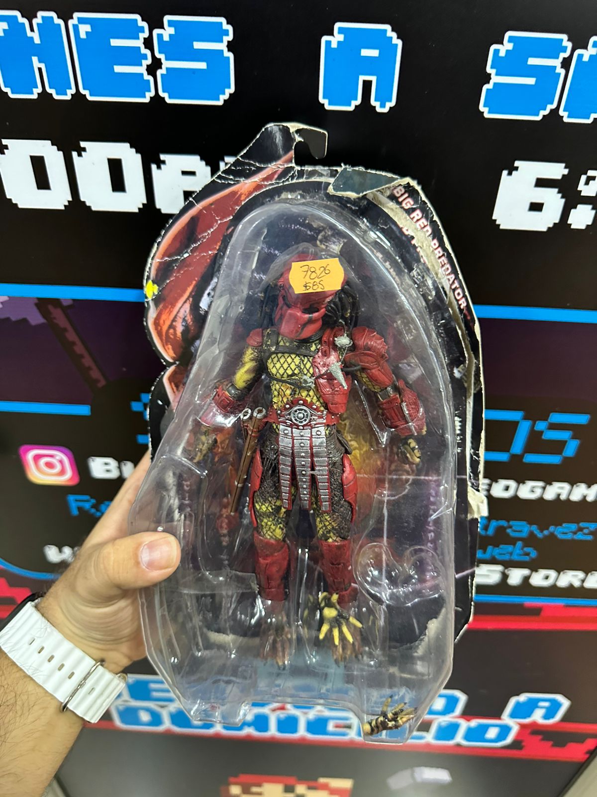 Neca Predator Rojo blister abierto – bluepanthervideogames