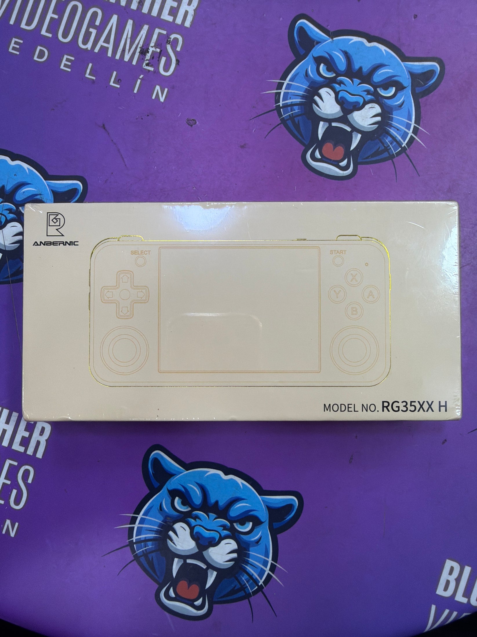 Anbernic Rg 35Xx Totalmente sellada emula hasta Ps1 – bluepanthervideogames