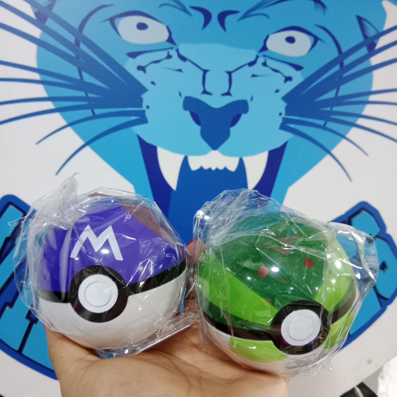 Pokebola Grande ( Incluye 1 figura) – bluepanthervideogames