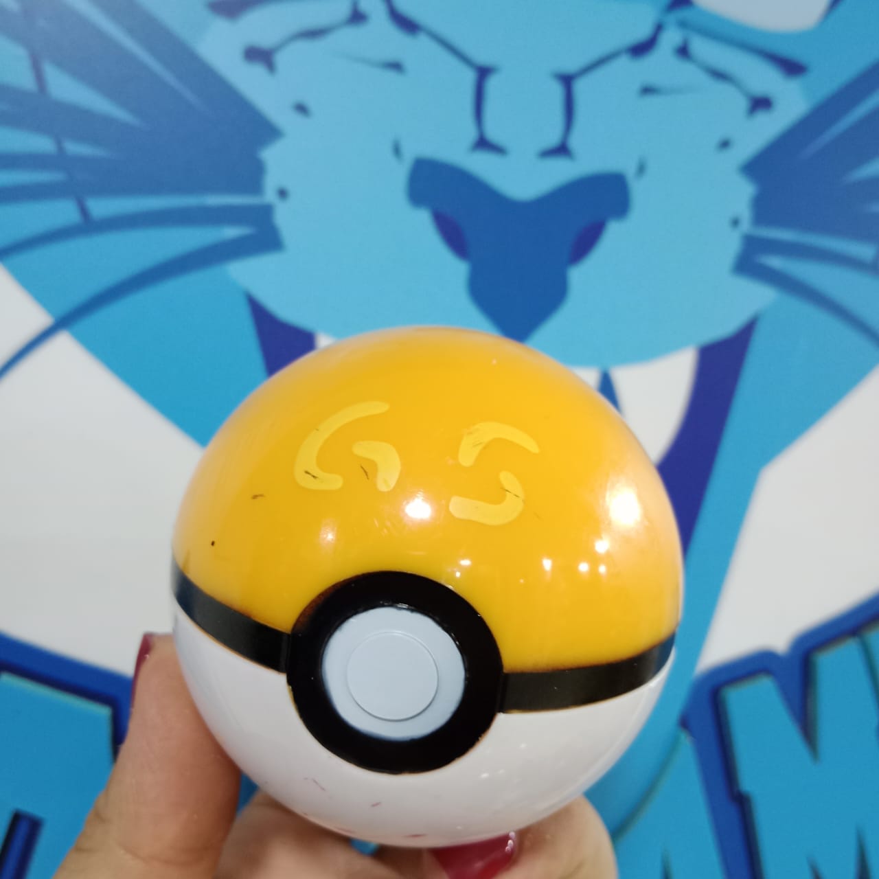 Pokebola Grande ( Incluye 1 figura) – bluepanthervideogames